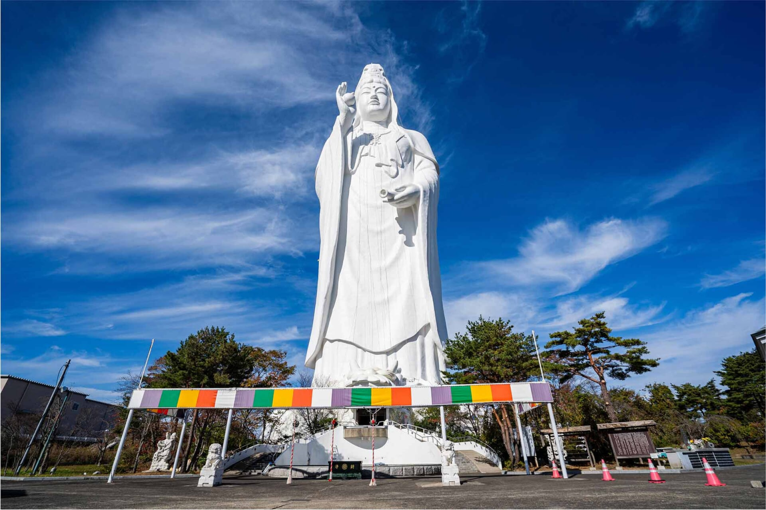 Top 25 Tallest Statues in the World – Height Difference