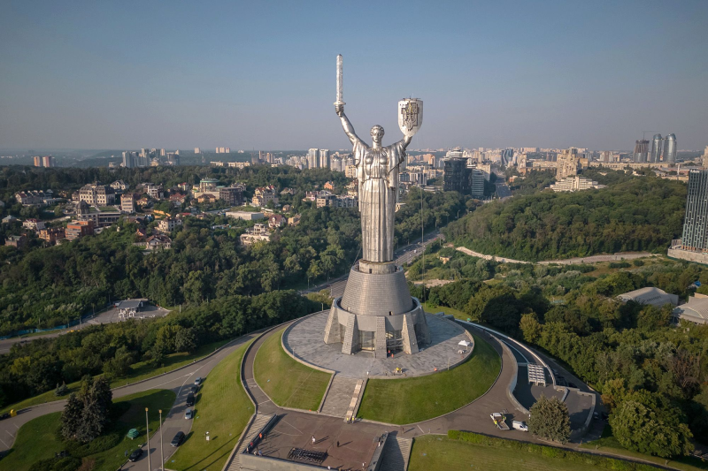 Top 25 Tallest Statues in the World – Height Difference